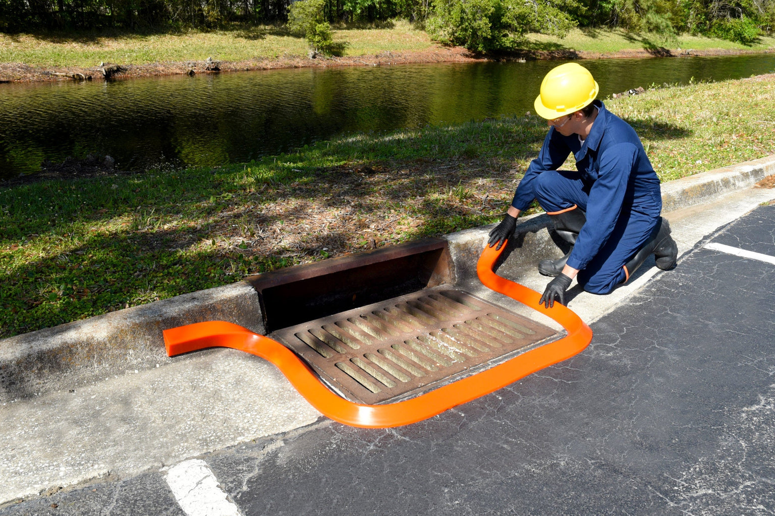 Spill Berms - Ultratech Spill Containment Rubber Berm